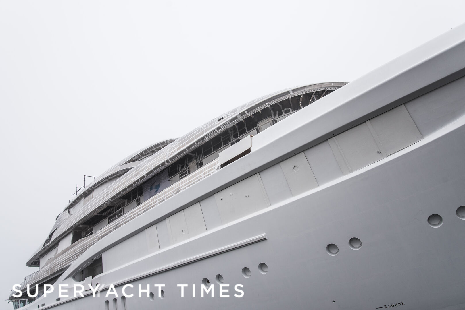 In Pictures: Hull of 72m Feadship project 705 on the move