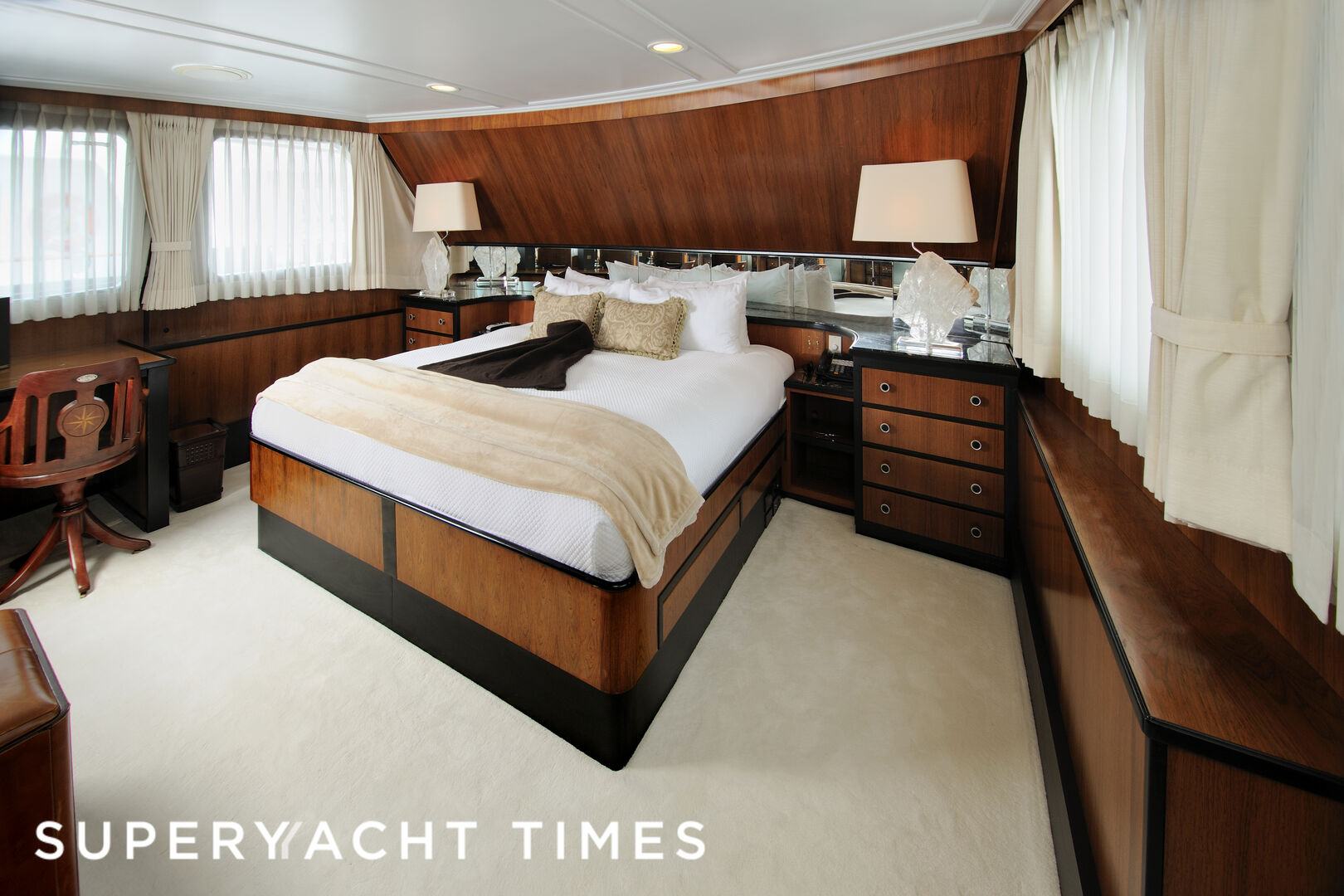 New owner for 37m classic Feadship yacht Avante V