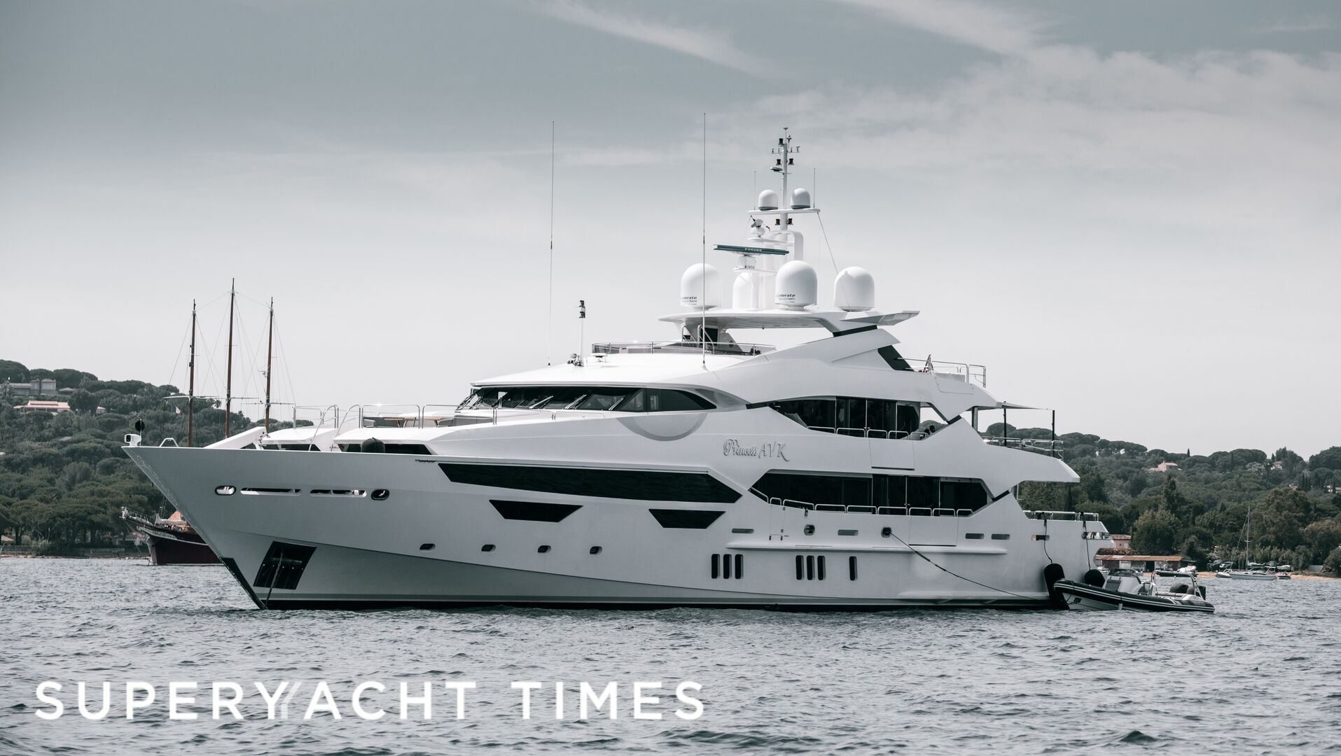 47m Sunseeker yacht Princess AVK in St Tropez