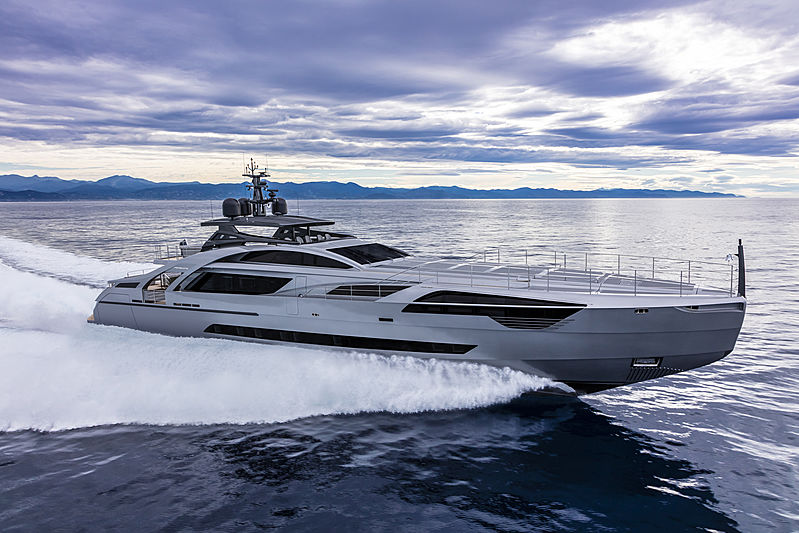 43m Pershing superyacht Chorusline for sale