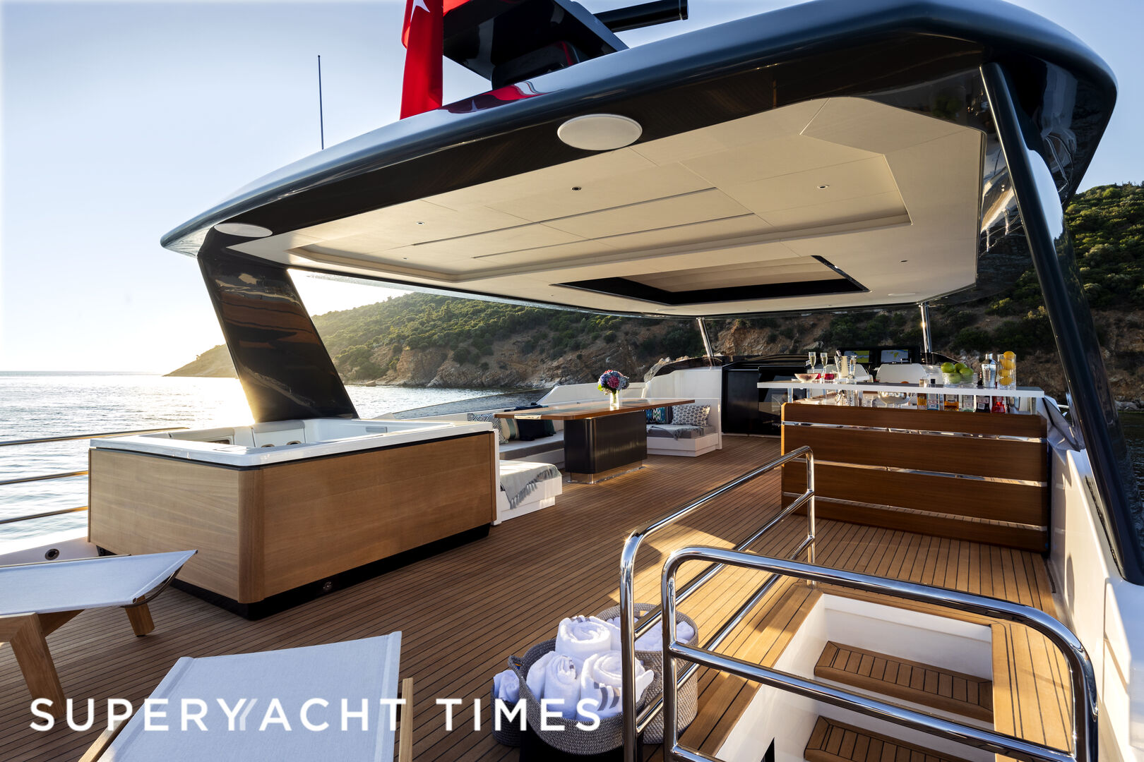 Sirena debuts 27m Sirena 88 at Cannes Yachting Festival