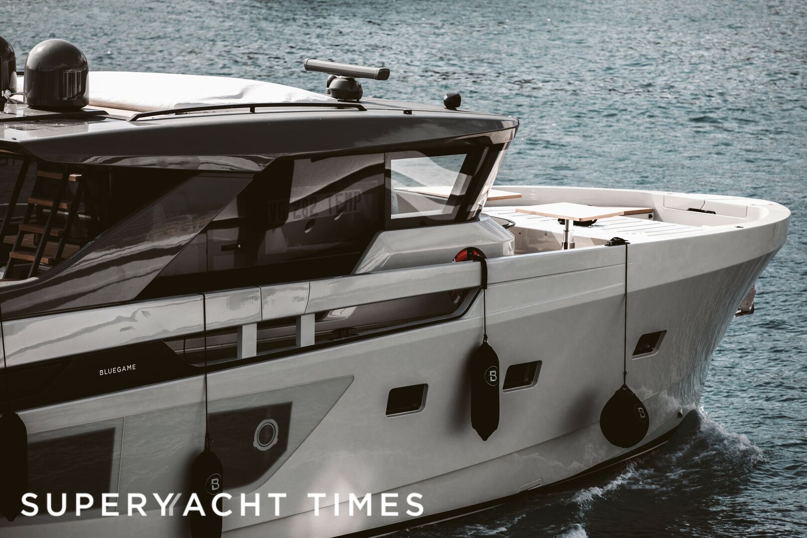 How to choose a wheelhouse solution for your superyacht